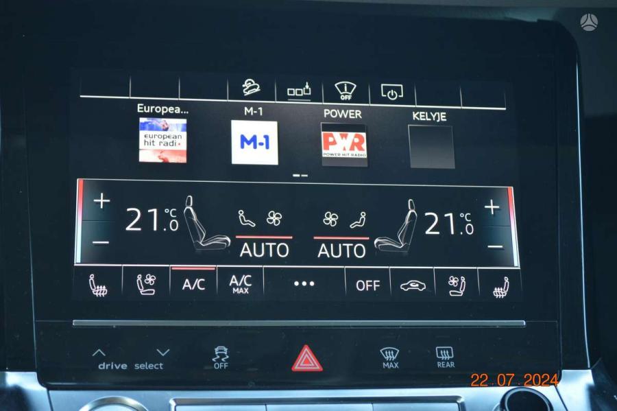 White Audi Q8 e-tron 2020 in Kaunas, with an engine capacity of 0.00 L and mileage of 115 thousand km for 28000 €, photo 12 on AUTOMOTO.COM.LV