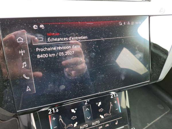 Balts Audi Q8 e-tron 2023 Viļņa, ar dzinēja tilpumu 0.00 L un nobraukumu 81 tūkst. km par 45900 €, foto 11 vietnē AUTOMOTO.COM.LV