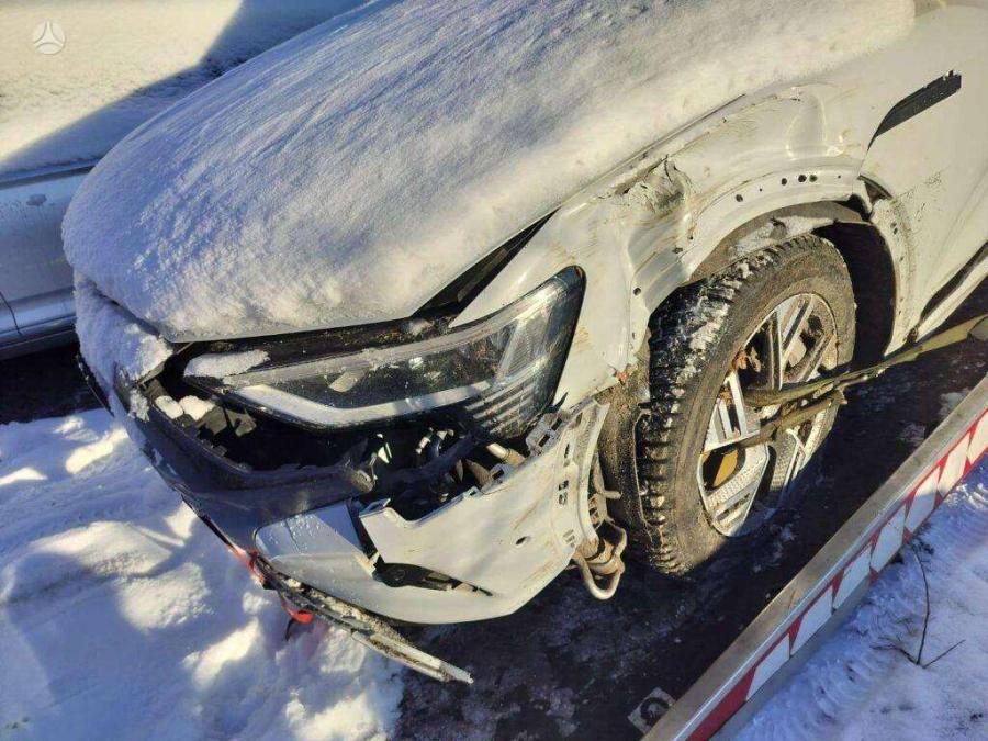 White Audi Q8 e-tron 2023 in Vilnius, with an engine capacity of 0.00 L and mileage of 77 thousand km for 26200 €, photo 3 on AUTOMOTO.COM.LV