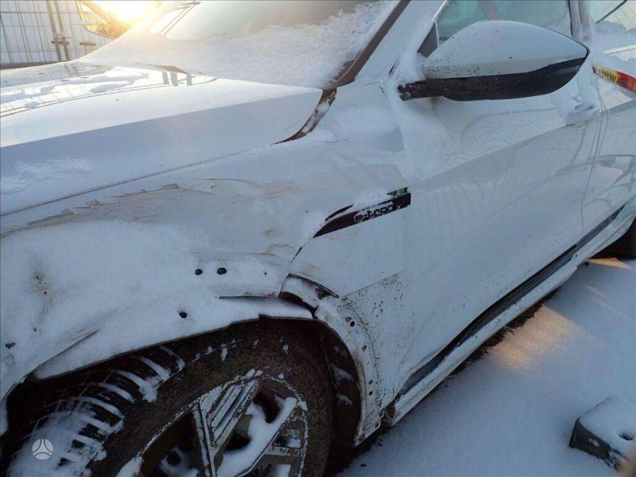White Audi Q8 e-tron 2023 in Vilnius, with an engine capacity of 0.00 L and mileage of 77 thousand km for 26200 €, photo 8 on AUTOMOTO.COM.LV
