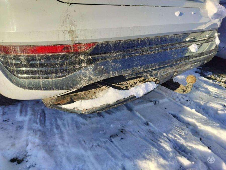 White Audi Q8 e-tron 2023 in Vilnius, with an engine capacity of 0.00 L and mileage of 77 thousand km for 26200 €, photo 18 on AUTOMOTO.COM.LV