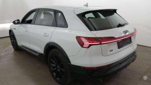 Белый Ауди Q8 e-tron 2023 в Шяуляй, объемом двигателя 0.00 л и пробегом 30 тыс. км за 50990 €, фото 7 на AUTOMOTO.COM.LV