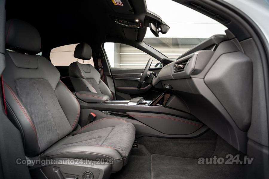 Balts Audi Q8 e-tron 2023 Tartu, ar dzinēja tilpumu 0.00 L un nobraukumu 70 tūkst. km par 49900 €, foto 13 vietnē AUTOMOTO.COM.LV