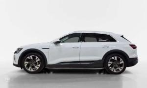 Balts Audi Q8 e-tron 2023 Viļņa, ar dzinēja tilpumu 0.00 L un nobraukumu 97 tūkst. km par 40000 €, foto 6 vietnē AUTOMOTO.COM.LV