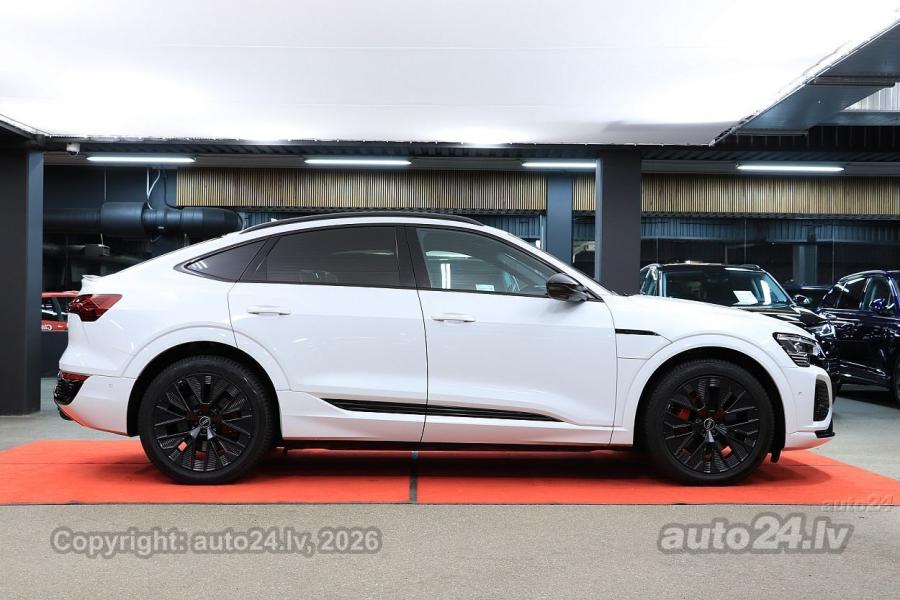 Белый Ауди Q8 e-tron 2023 в Таллин, объемом двигателя 0.00 л и пробегом 49 тыс. км за 53995 €, фото 3 на AUTOMOTO.COM.LV