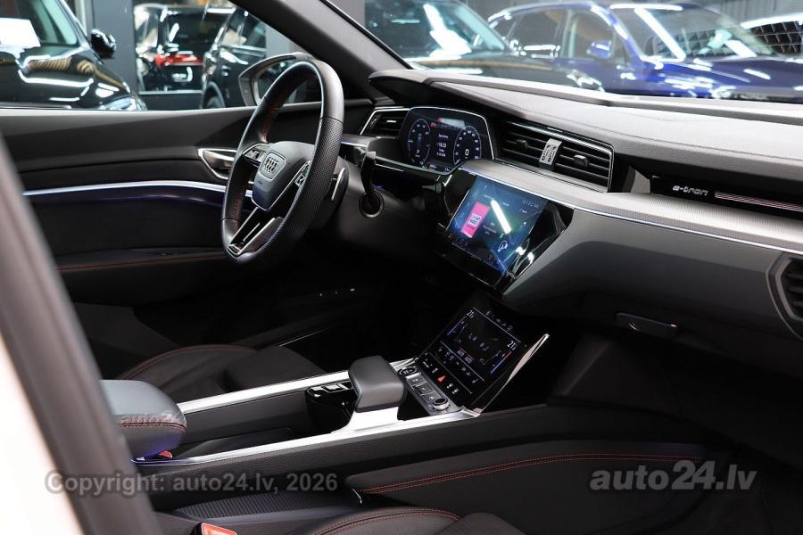 Белый Ауди Q8 e-tron 2023 в Таллин, объемом двигателя 0.00 л и пробегом 49 тыс. км за 53995 €, фото 8 на AUTOMOTO.COM.LV