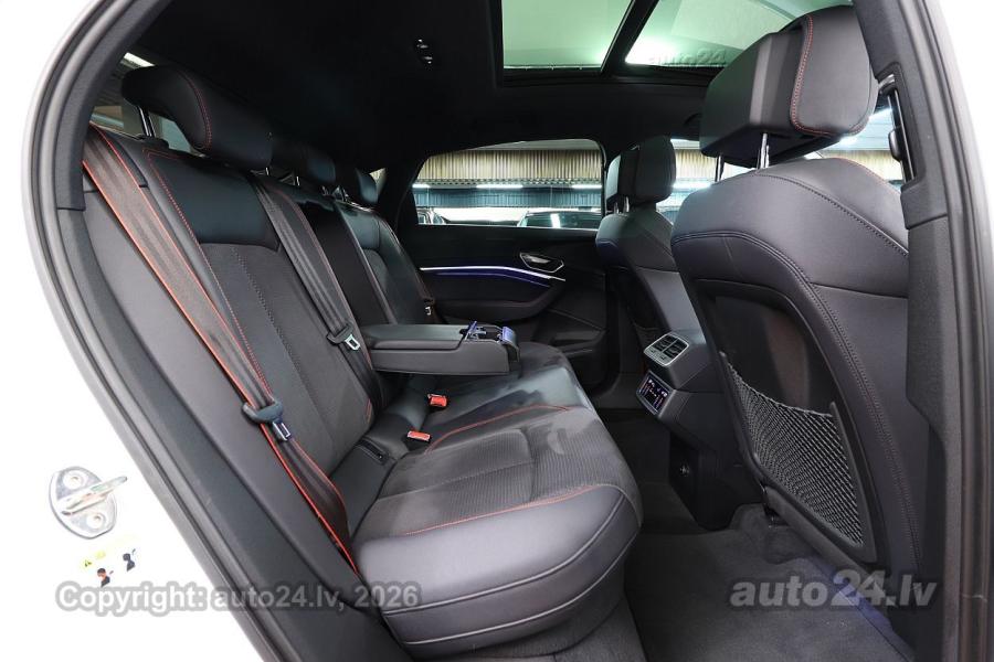Белый Ауди Q8 e-tron 2023 в Таллин, объемом двигателя 0.00 л и пробегом 49 тыс. км за 53995 €, фото 10 на AUTOMOTO.COM.LV