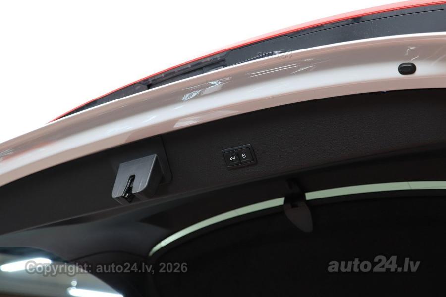 Белый Ауди Q8 e-tron 2023 в Таллин, объемом двигателя 0.00 л и пробегом 49 тыс. км за 53995 €, фото 23 на AUTOMOTO.COM.LV