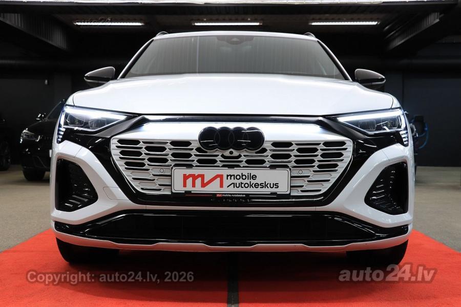 Белый Ауди Q8 e-tron 2023 в Таллин, объемом двигателя 0.00 л и пробегом 49 тыс. км за 53995 €, фото 28 на AUTOMOTO.COM.LV
