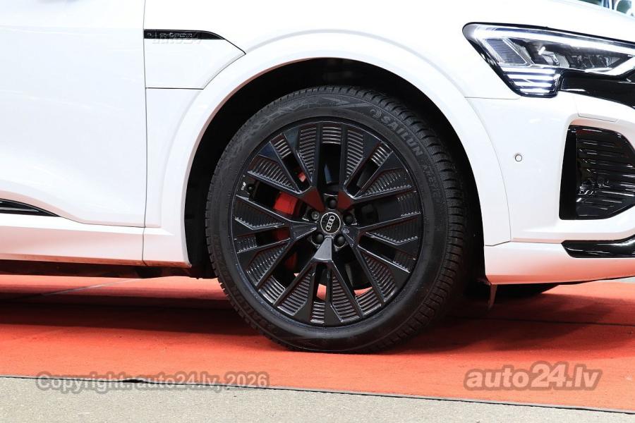 Белый Ауди Q8 e-tron 2023 в Таллин, объемом двигателя 0.00 л и пробегом 49 тыс. км за 53995 €, фото 29 на AUTOMOTO.COM.LV