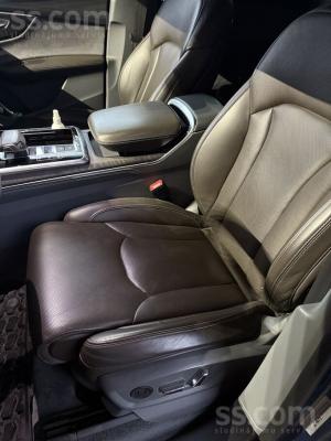 Green Audi Q8 2018 in Riga, with an engine capacity of 3.00 L and mileage of 163 thousand km for 39300 €, photo 11 on AUTOMOTO.COM.LV