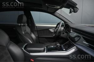 Pelēks Audi Q8 2018 Tukums, ar dzinēja tilpumu 3.00 L un nobraukumu 0 tūkst. km par 39770 €, foto 6 vietnē AUTOMOTO.COM.LV