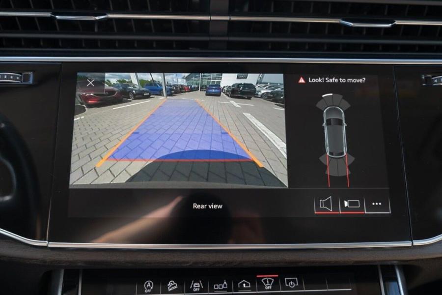 Pelēks Audi Q8 2018 Viļņa, ar dzinēja tilpumu 3.00 L un nobraukumu 197 tūkst. km par 42000 €, foto 13 vietnē AUTOMOTO.COM.LV