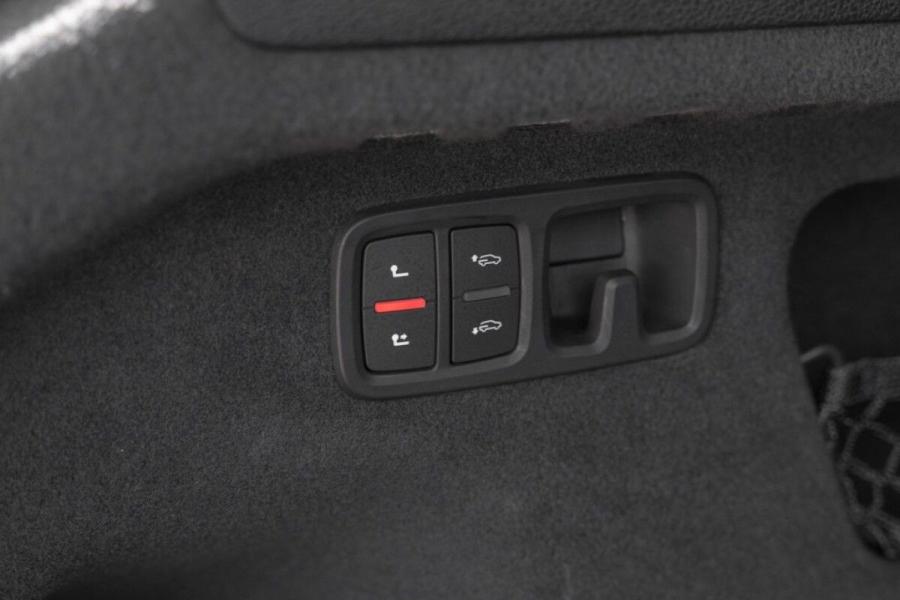 Pelēks Audi Q8 2018 Viļņa, ar dzinēja tilpumu 3.00 L un nobraukumu 197 tūkst. km par 42000 €, foto 26 vietnē AUTOMOTO.COM.LV