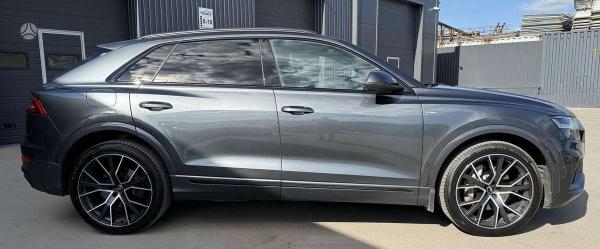 Grey Audi Q8 2018 in Rokiskis, with an engine capacity of 2.97 L and mileage of 218 thousand km for 36400 €, photo 4 on AUTOMOTO.COM.LV