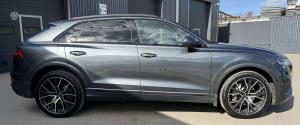 Grey Audi Q8 2018 in Rokiskis, with an engine capacity of 2.97 L and mileage of 218 thousand km for 36400 €, photo 5 on AUTOMOTO.COM.LV