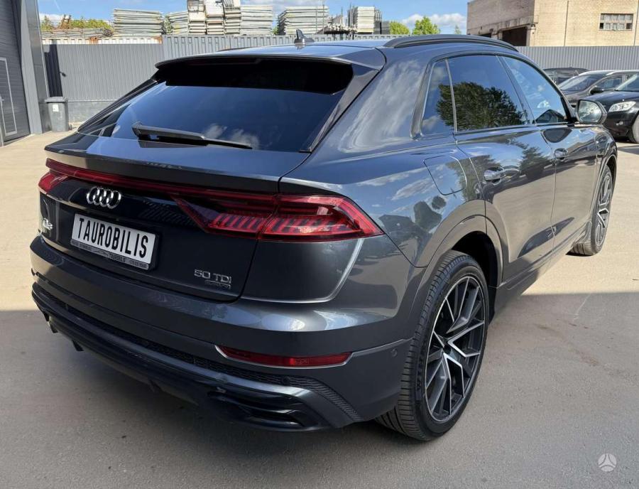 Grey Audi Q8 2018 in Rokiskis, with an engine capacity of 2.97 L and mileage of 218 thousand km for 36400 €, photo 6 on AUTOMOTO.COM.LV