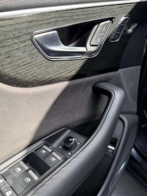 Grey Audi Q8 2018 in Rokiskis, with an engine capacity of 2.97 L and mileage of 218 thousand km for 36400 €, photo 14 on AUTOMOTO.COM.LV