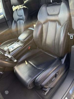Grey Audi Q8 2018 in Rokiskis, with an engine capacity of 2.97 L and mileage of 218 thousand km for 36400 €, photo 17 on AUTOMOTO.COM.LV