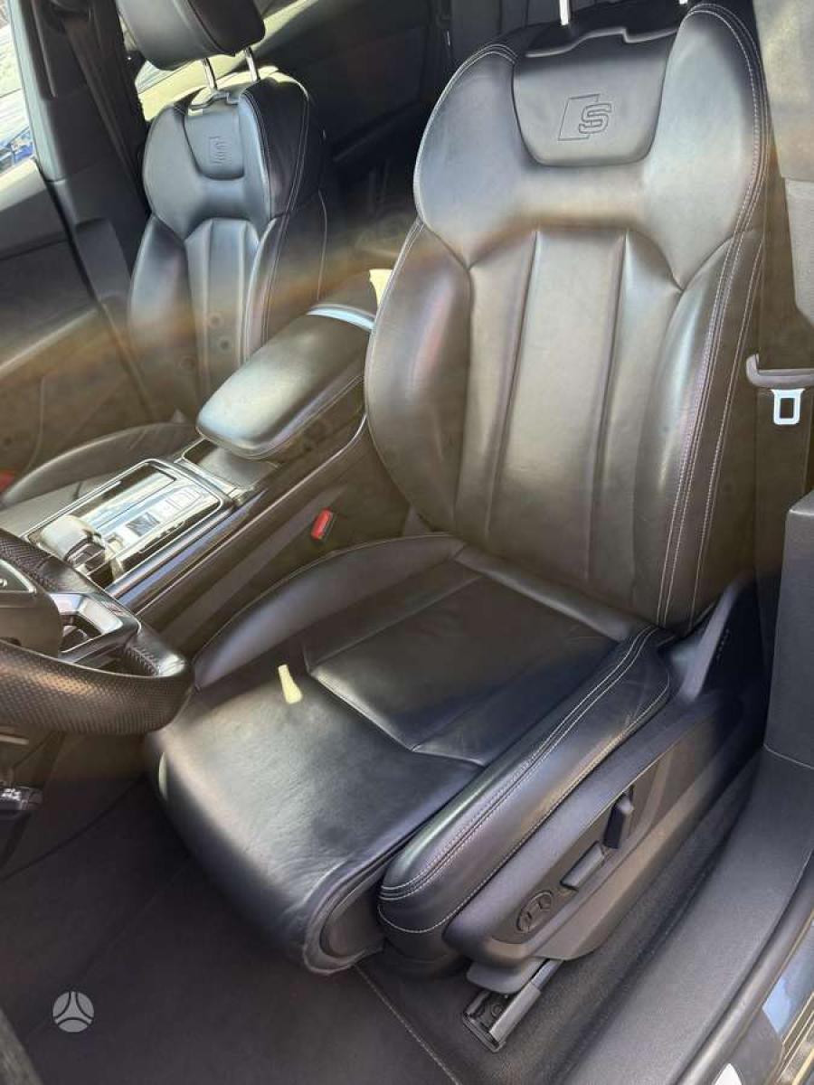 Grey Audi Q8 2018 in Rokiskis, with an engine capacity of 2.97 L and mileage of 218 thousand km for 36400 €, photo 17 on AUTOMOTO.COM.LV