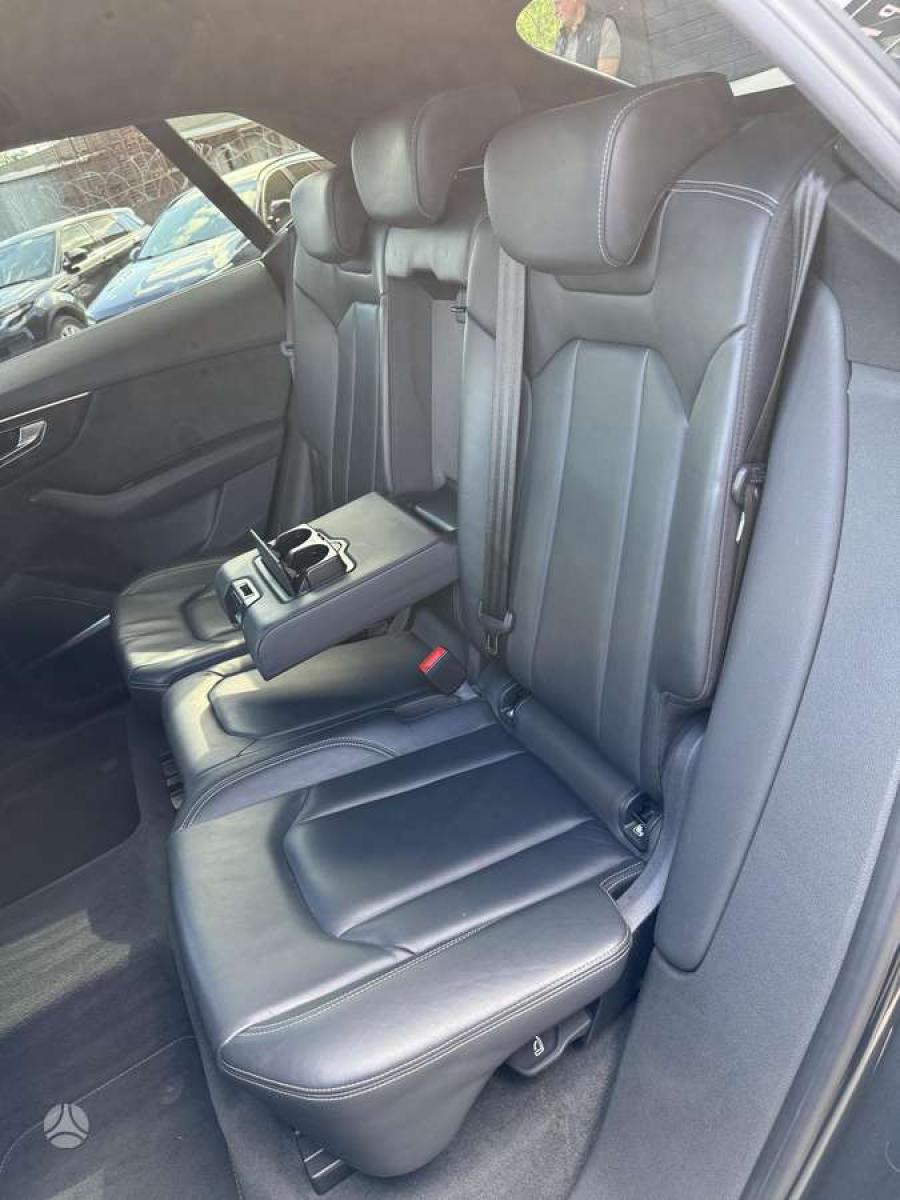 Grey Audi Q8 2018 in Rokiskis, with an engine capacity of 2.97 L and mileage of 218 thousand km for 36400 €, photo 26 on AUTOMOTO.COM.LV