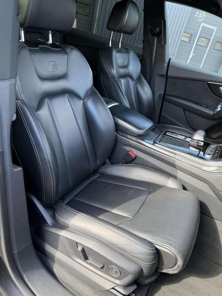 Grey Audi Q8 2018 in Rokiskis, with an engine capacity of 2.97 L and mileage of 218 thousand km for 36400 €, photo 33 on AUTOMOTO.COM.LV