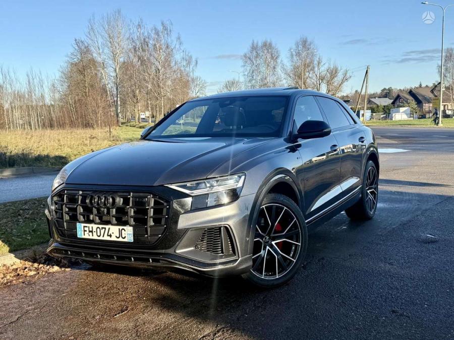 Grey Audi Q8 2019 in Taurage, with an engine capacity of 2.97 L and mileage of 235 thousand km for 37900 €, photo 1 on AUTOMOTO.COM.LV