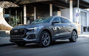 Pelēks Audi Q8 2019 Viļņa, ar dzinēja tilpumu 3.00 L un nobraukumu 130 tūkst. km par 46000 €, foto  vietnē AUTOMOTO.COM.LV