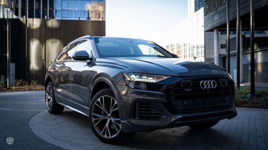 Grey Audi Q8 2019 in Vilnius, with an engine capacity of 3.00 L and mileage of 130 thousand km for 46000 €, photo 3 on AUTOMOTO.COM.LV