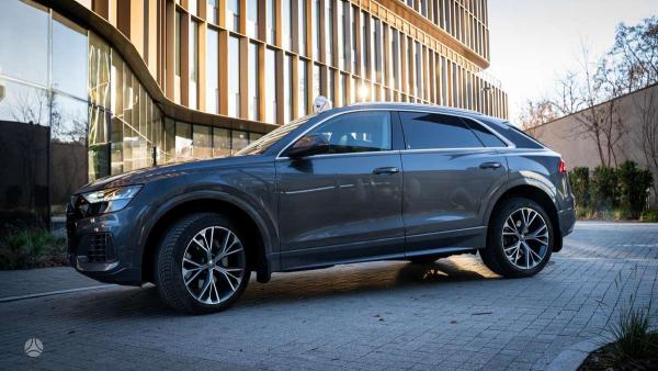 Grey Audi Q8 2019 in Vilnius, with an engine capacity of 3.00 L and mileage of 130 thousand km for 46000 €, photo 4 on AUTOMOTO.COM.LV