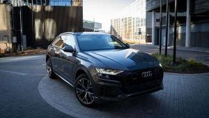Grey Audi Q8 2019 in Vilnius, with an engine capacity of 3.00 L and mileage of 130 thousand km for 46000 €, photo 5 on AUTOMOTO.COM.LV