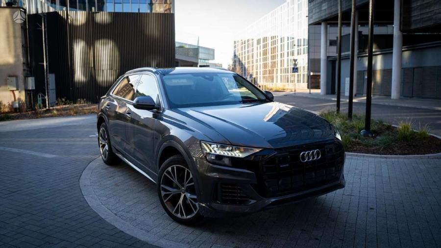 Grey Audi Q8 2019 in Vilnius, with an engine capacity of 3.00 L and mileage of 130 thousand km for 46000 €, photo 5 on AUTOMOTO.COM.LV