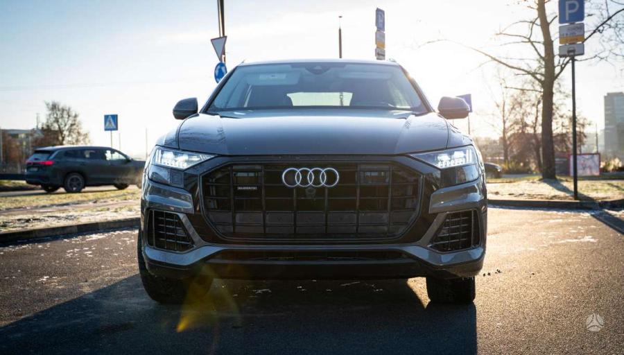 Grey Audi Q8 2019 in Vilnius, with an engine capacity of 3.00 L and mileage of 130 thousand km for 46000 €, photo 26 on AUTOMOTO.COM.LV