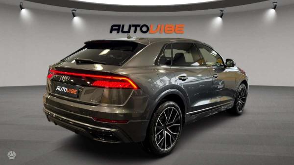 Grey Audi Q8 2019 in Vilnius, with an engine capacity of 3.00 L and mileage of 179 thousand km for 47777 €, photo 5 on AUTOMOTO.COM.LV