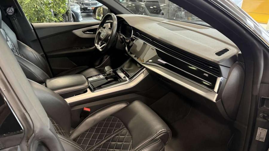 Grey Audi Q8 2019 in Vilnius, with an engine capacity of 3.00 L and mileage of 179 thousand km for 47777 €, photo 9 on AUTOMOTO.COM.LV