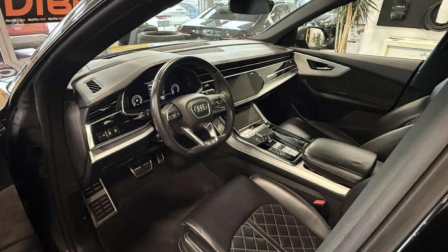 Grey Audi Q8 2019 in Vilnius, with an engine capacity of 3.00 L and mileage of 179 thousand km for 47777 €, photo 11 on AUTOMOTO.COM.LV