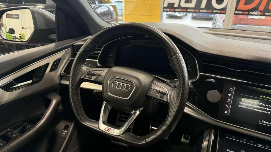 Grey Audi Q8 2019 in Vilnius, with an engine capacity of 3.00 L and mileage of 179 thousand km for 47777 €, photo 15 on AUTOMOTO.COM.LV