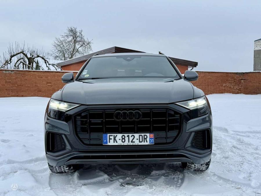 Pelēks Audi Q8 2019 Tauragė, ar dzinēja tilpumu 2.97 L un nobraukumu 130 tūkst. km par 39500 €, foto 4 vietnē AUTOMOTO.COM.LV