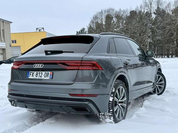 Grey Audi Q8 2019 in Taurage, with an engine capacity of 2.97 L and mileage of 130 thousand km for 39500 €, photo 7 on AUTOMOTO.COM.LV