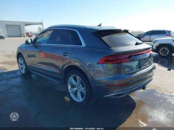 Grey Audi Q8 2019 in Klaipeda, with an engine capacity of 3.00 L and mileage of 30 thousand km for 20000 €, photo 3 on AUTOMOTO.COM.LV