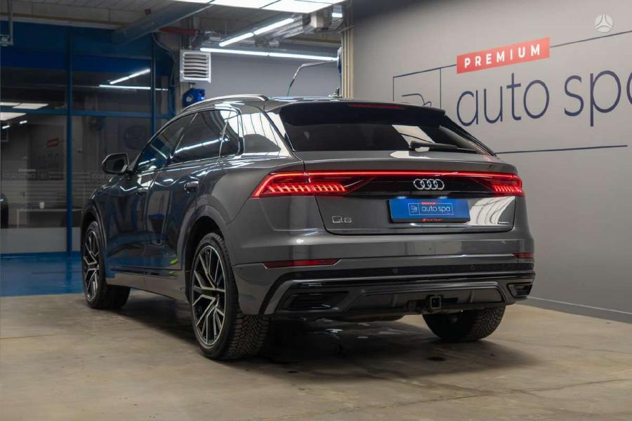 Pelēks Audi Q8 2019 Viļņa, ar dzinēja tilpumu 3.00 L un nobraukumu 91 tūkst. km par 42900 €, foto 2 vietnē AUTOMOTO.COM.LV