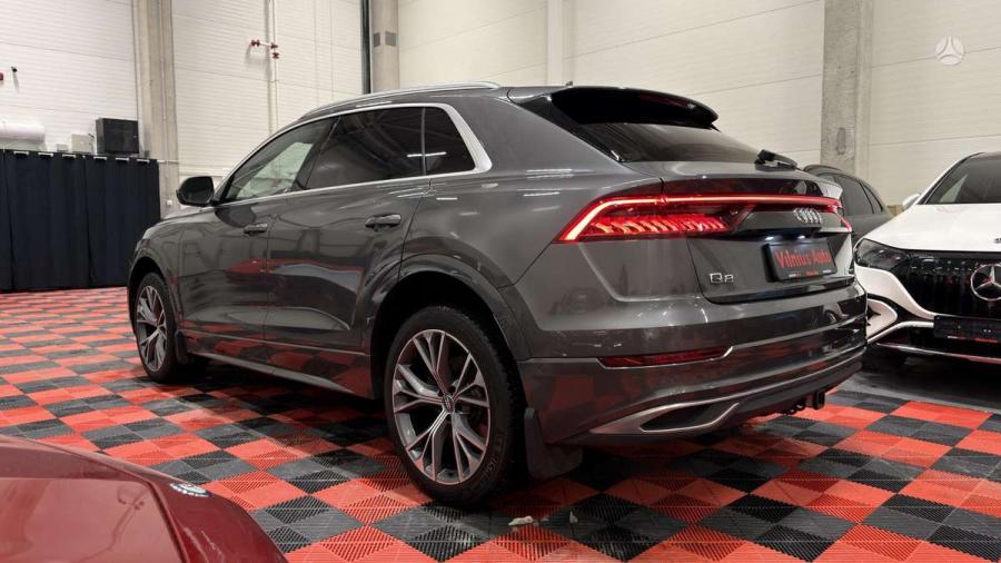 Pelēks Audi Q8 2019 Viļņa, ar dzinēja tilpumu 3.00 L un nobraukumu 131 tūkst. km par 47500 €, foto 6 vietnē AUTOMOTO.COM.LV