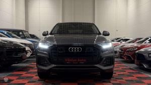 Grey Audi Q8 2019 in Vilnius, with an engine capacity of 3.00 L and mileage of 131 thousand km for 47500 €, photo 2 on AUTOMOTO.COM.LV