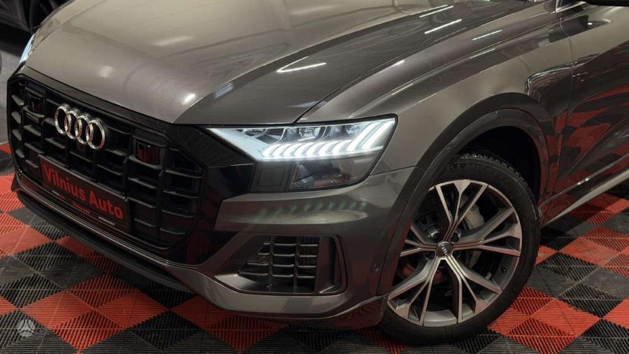 Grey Audi Q8 2019 in Vilnius, with an engine capacity of 3.00 L and mileage of 131 thousand km for 47500 €, photo 7 on AUTOMOTO.COM.LV