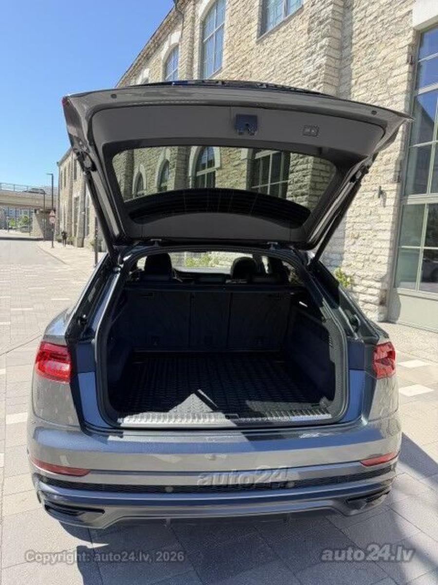 Grey Audi Q8 2019 in Tallinn, with an engine capacity of 3.00 L and mileage of 135 thousand km for 45900 €, photo 8 on AUTOMOTO.COM.LV