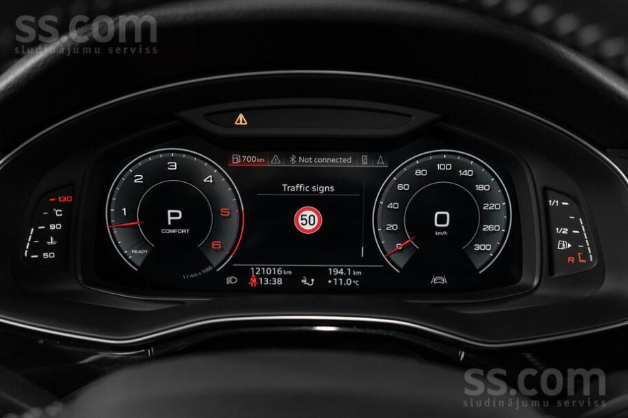 Pelēks Audi Q8 2019 Rīga, ar dzinēja tilpumu 3.00 L un nobraukumu 121 tūkst. km par 45000 €, foto 24 vietnē AUTOMOTO.COM.LV