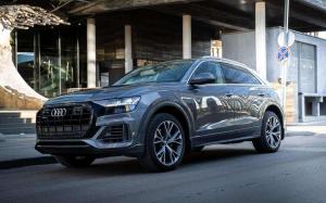 Pelēks Audi Q8 2019 Viļņa, ar dzinēja tilpumu 3.00 L un nobraukumu 130 tūkst. km par 39900 €, foto  vietnē AUTOMOTO.COM.LV