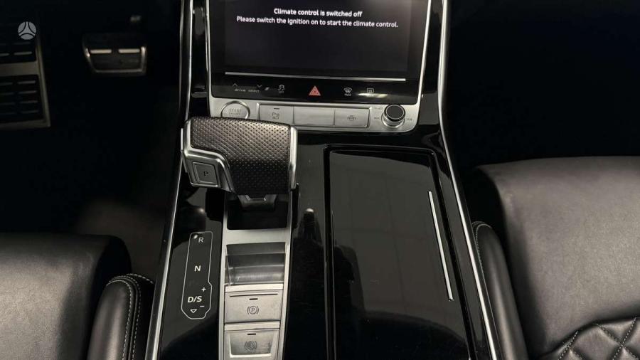 Серый Ауди Q8 2019 в Вильнюс, объемом двигателя 3.00 л и пробегом 179 тыс. км за 39999 €, фото 18 на AUTOMOTO.COM.LV