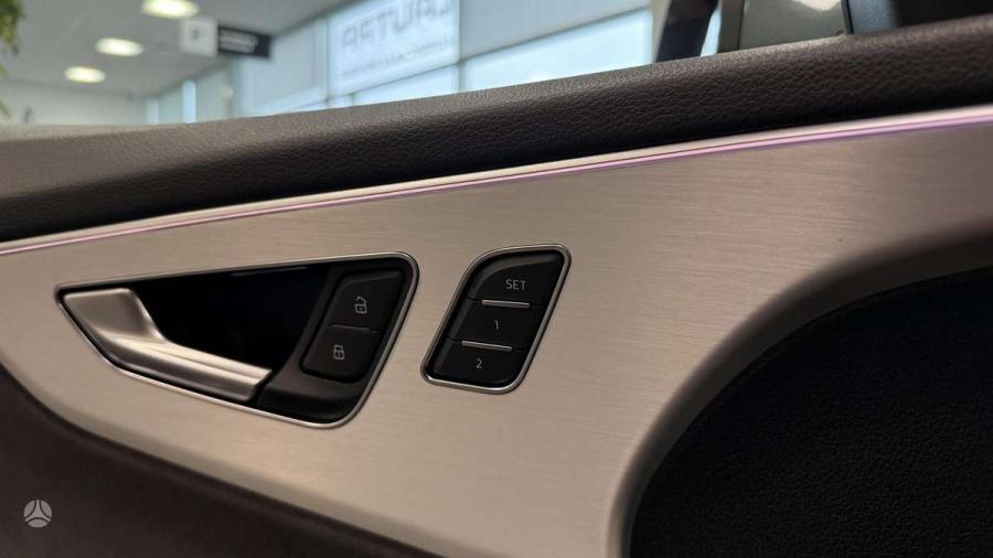 Серый Ауди Q8 2019 в Вильнюс, объемом двигателя 3.00 л и пробегом 179 тыс. км за 39999 €, фото 35 на AUTOMOTO.COM.LV