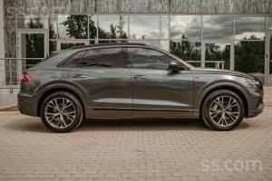 Grey Audi Q8 2019 in Riga, with an engine capacity of 3.00 L and mileage of 117 thousand km for 45000 €, photo 4 on AUTOMOTO.COM.LV